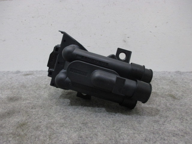 W220/W215 Sクラス/CLクラス ヒーターバルブ 220 830 00 84 2208300084/220 830 00 84 ...