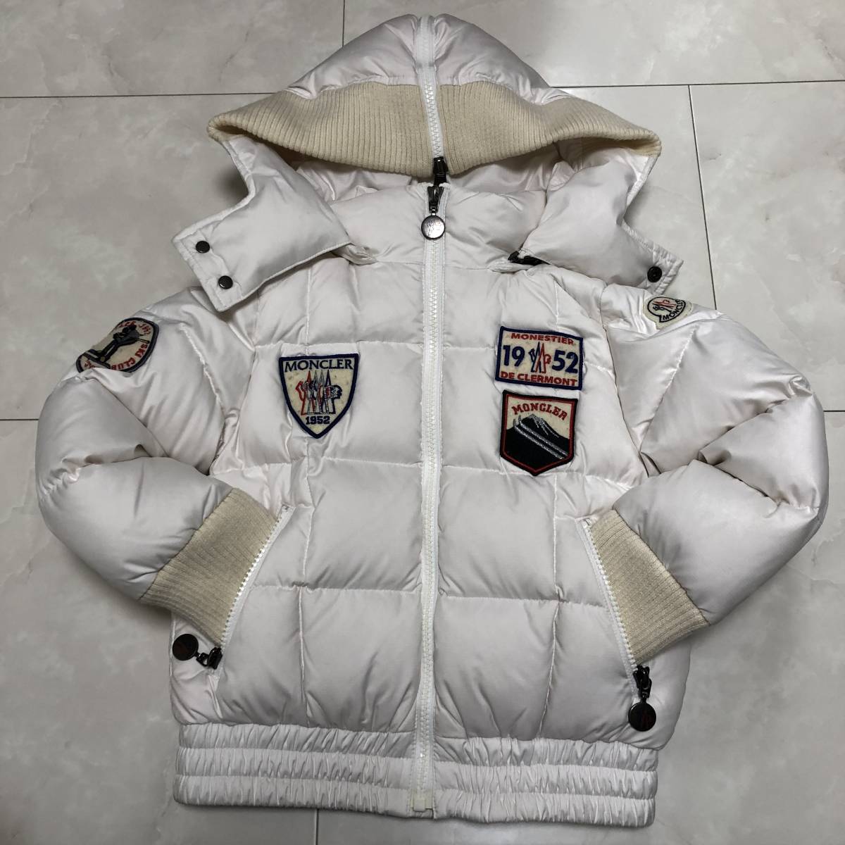 モンクレール キッズ ダウン ホワイト 4A 104cm(100（95～104cm）)｜売買されたオークション情報、yahooの商品情報を ...