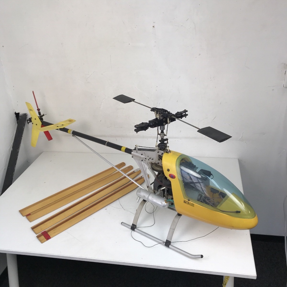 ラジコン エンジンヘリコプター TSK R/C MODEL HELICOPTER ACCESSORIES 全長約132㎝ digjunkmarket(完成品（エンジン）)｜売買された ...