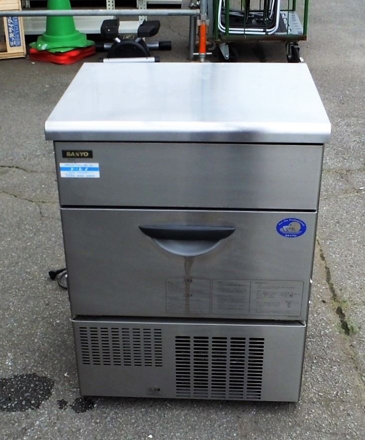 サンヨー 製氷機 Ice Maker SIM-S58 厨房機器 店舗什器 50L W630D550H850 57㎏ 直接引き取りOK(製氷機 ...