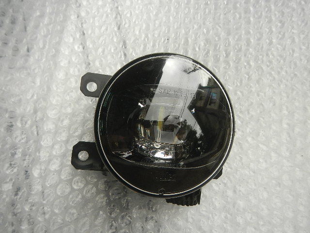 Y14435 シトロエン Citroen DS3 DS4 C3 Picasso バレオ 純正 LED フォグ ランプ 1個 90076005 ...