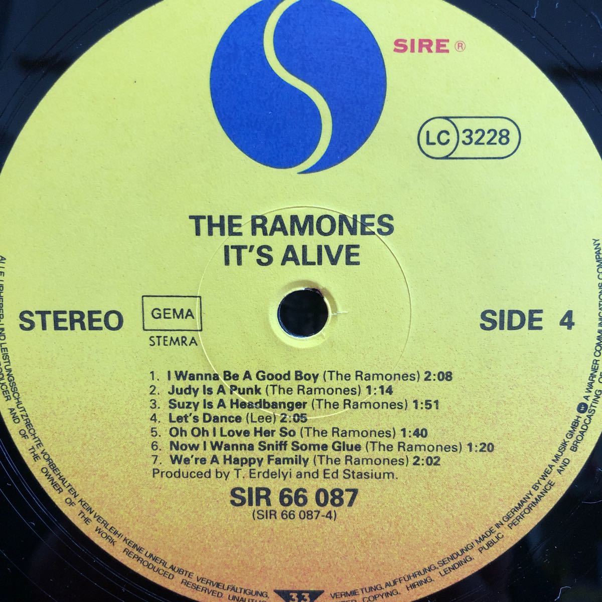 RAMONES 70's punk misfits motor head danzig balzac dead kennedys ...