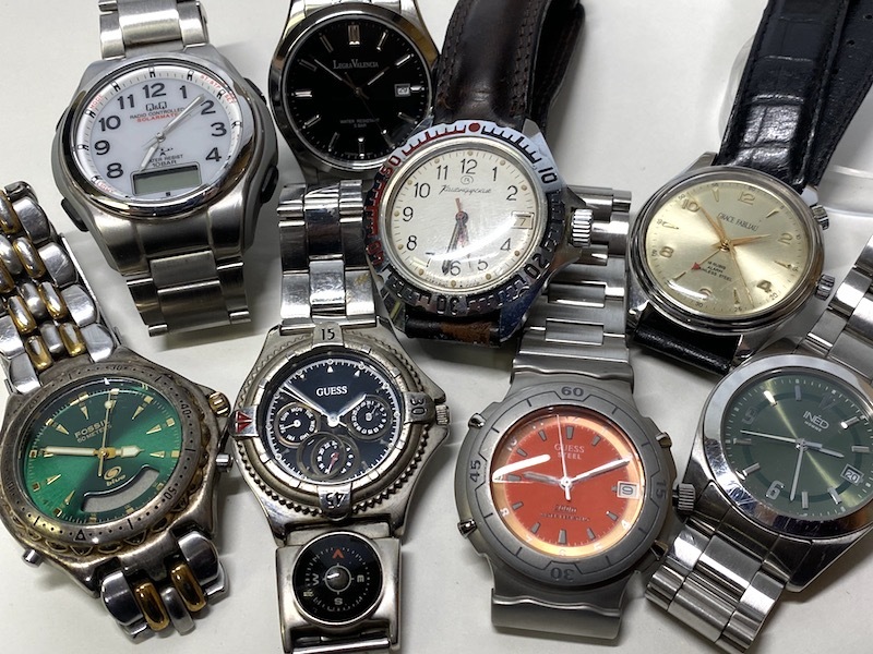 ①1円 メンズ腕時計 8点まとめ売り GUESSクロノグラフ /FOSSIL blue AM-3112/GUESS 200M/INED5510 ...