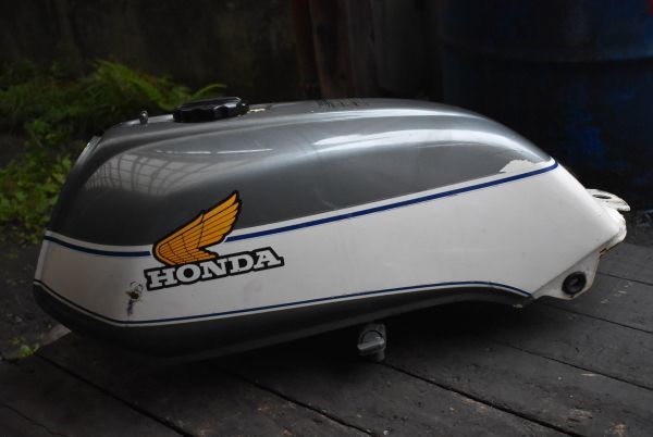 当時物 純正 CB900F ガソリンタンク 0022 CB1100F CB1100R CB750F(ホンダ用)｜売買されたオークション情報 ...