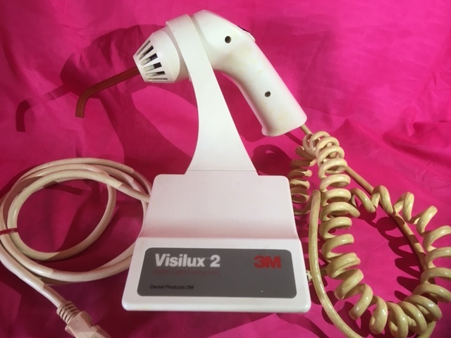 歯科技工 3M Visilux 2 Visible Light Curing Unit Model 5520 AL 品 通電確認済み(オーラル ...