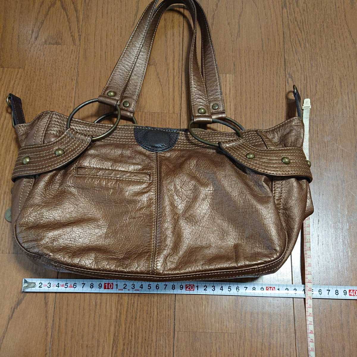mit mitte チャーム付きショルダーバッグ ブロンズ ミットミッテ(牛革)｜売買されたオークション情報、yahooの商品情報をアーカイブ公開 - オークファン（aucfan.com）