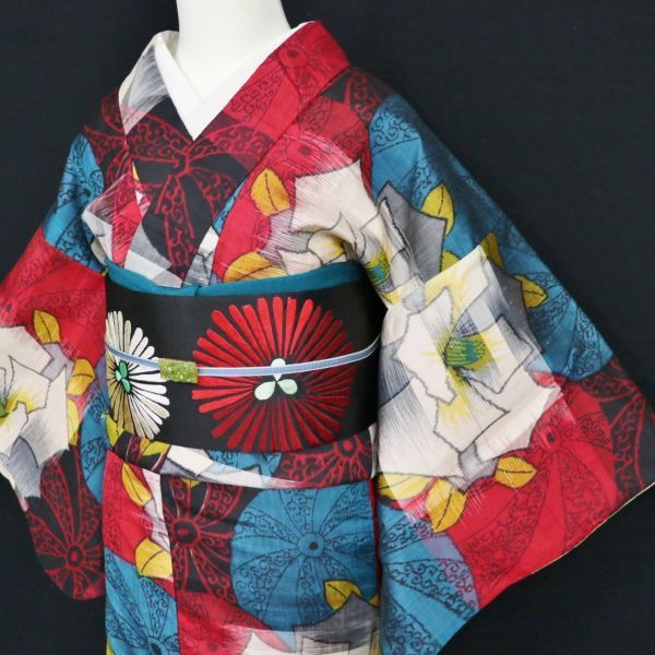 7613 アンティーク 銘仙キモノ 手毬に椿 昭和レトロ(アンティーク着物)｜売買されたオークション情報、yahooの商品情報をアーカイブ公開 - オークファン（aucfan.com）