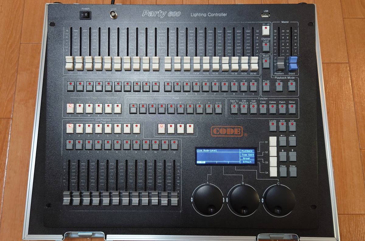 CODE PARTY600 調光卓 DMXコントローラー ハードケース付き(レコーディング、PA機器)｜売買されたオークション情報、yahooの商品情報をアーカイブ公開 - オークファン ...
