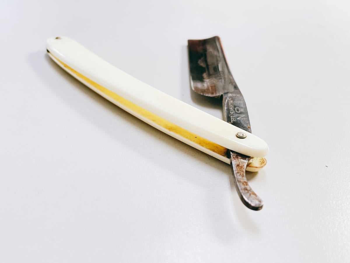 02な19 理容 西洋剃刀 剃刀 カミソリ FEON KIKUBOSHI RAZOR 菊星(理美容店用品)｜売買されたオークション情報 ...