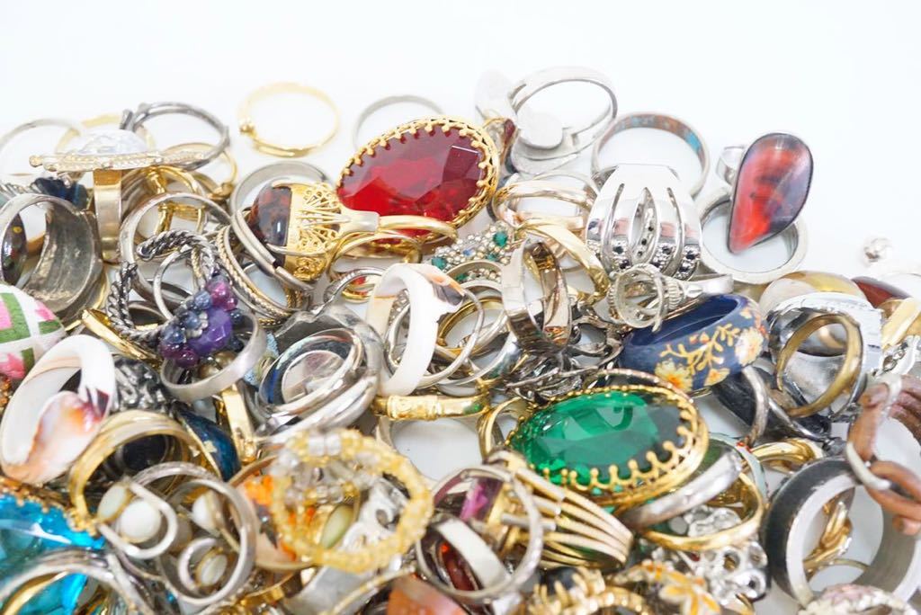 E144 ヴィンテージ リング 指輪 ジャンク品 718g アクセサリー アンティーク 大量 まとめて おまとめ まとめ売り セット 装飾品 色石(指輪)｜売買されたオークション情報 ...