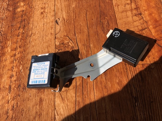 トヨタ18マジェスタ前期純正スマートドアコントロールレシーバー 89993-30020OSCILLATOR LUGGAGE ELECTRKAL ...