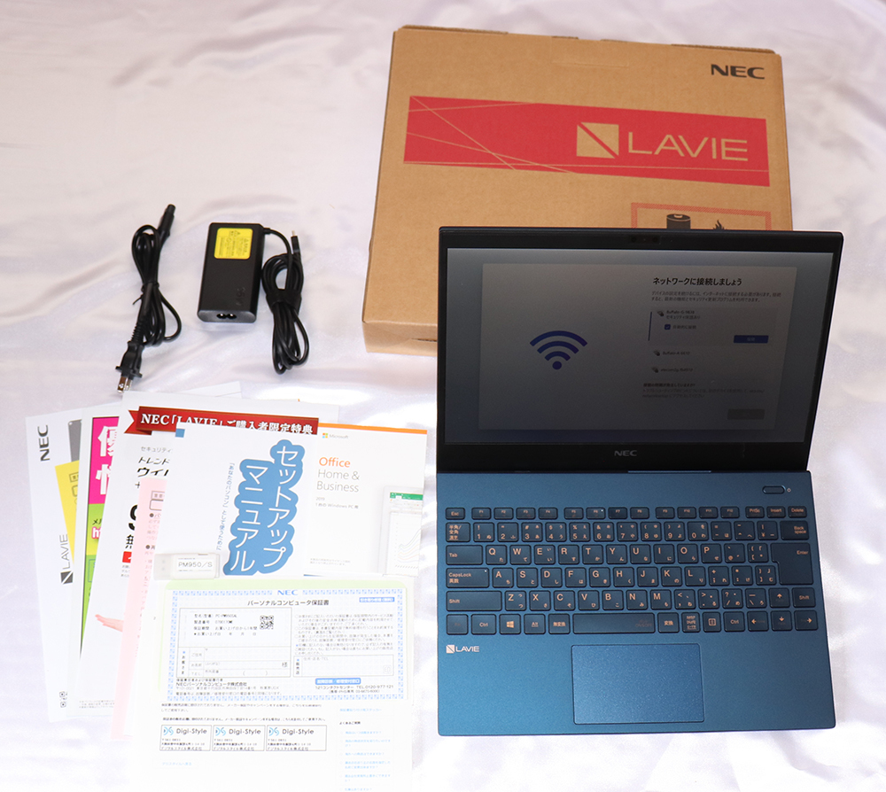 ほぼ NEC LAVIE Pro Mobile PM950/SAL PC-PM950SAL／第10世代 インテル Core i7 10510U／SSD 512GB／メモリ 16GB(12インチ ...