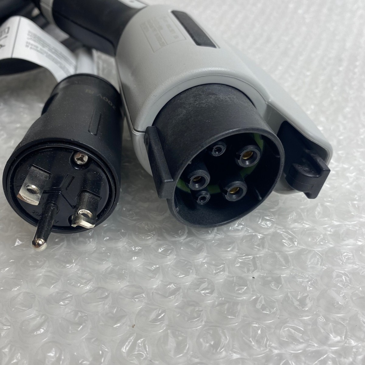 BMW 純正 EV充電ケーブル モード2ケーブル 約6m 8648050-03 200V 15A 50/60Hz 2017年 防雨型 本体のみ バッテリー 充電 車用品 37(BMW用)｜売買 ...