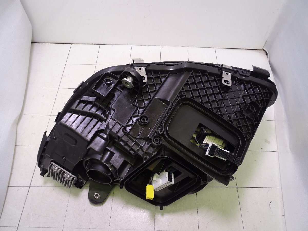 K9334vc ベンツ 純正 Cクラス W205 後期 右 マルチビーム LED ヘッドライト A2059061806 A2059064406 ...