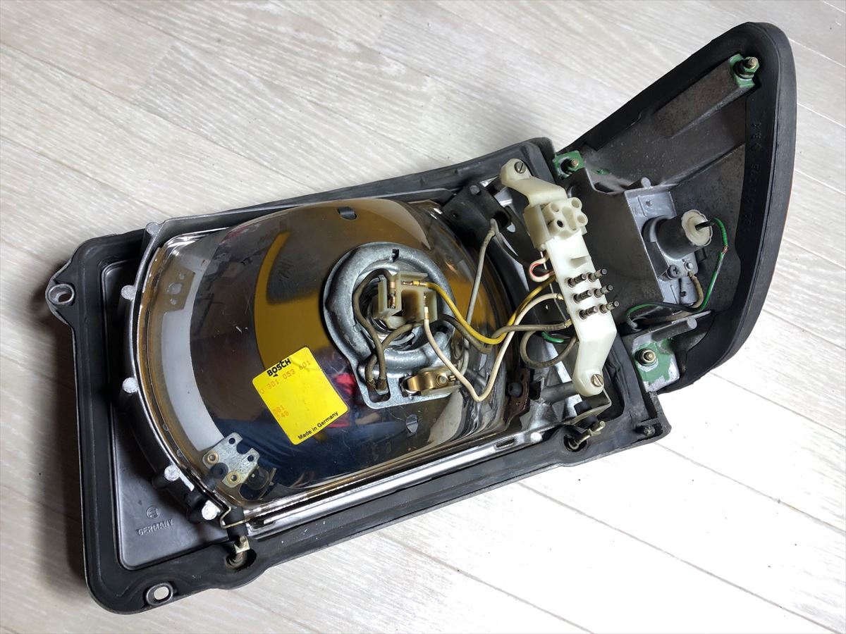 R107メルセデスMercedesベンツBenz右側C107ヘッドライトW107右 0 301 053 601 0301053601 ...