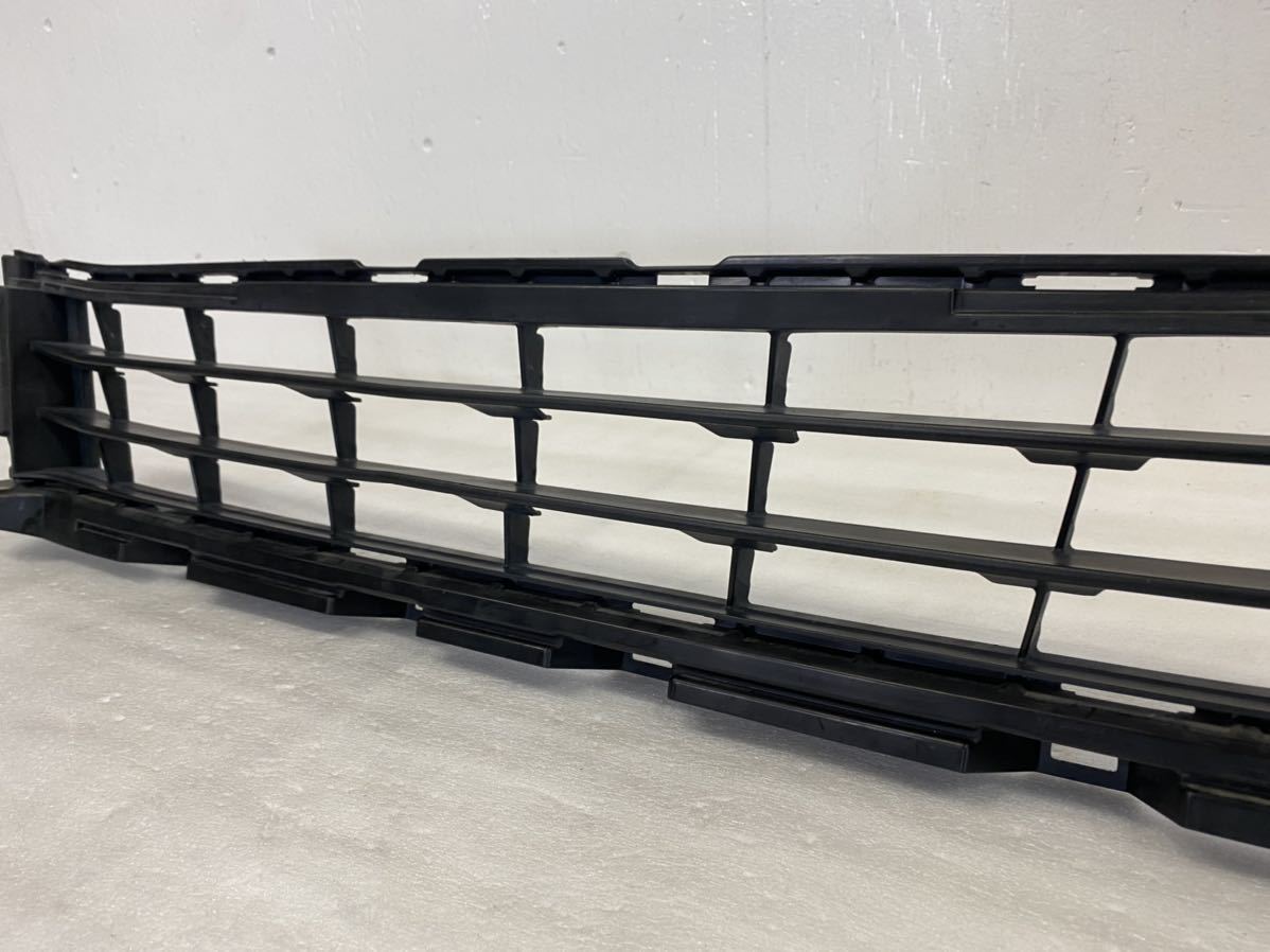 4S18 ノア エスクァイア ZRR80G 後期 純正 フロントバンパー ロアグリル 53112-28350(フロント)｜売買されたオークション情報、yahooの商品情報をアーカイブ公開 ...