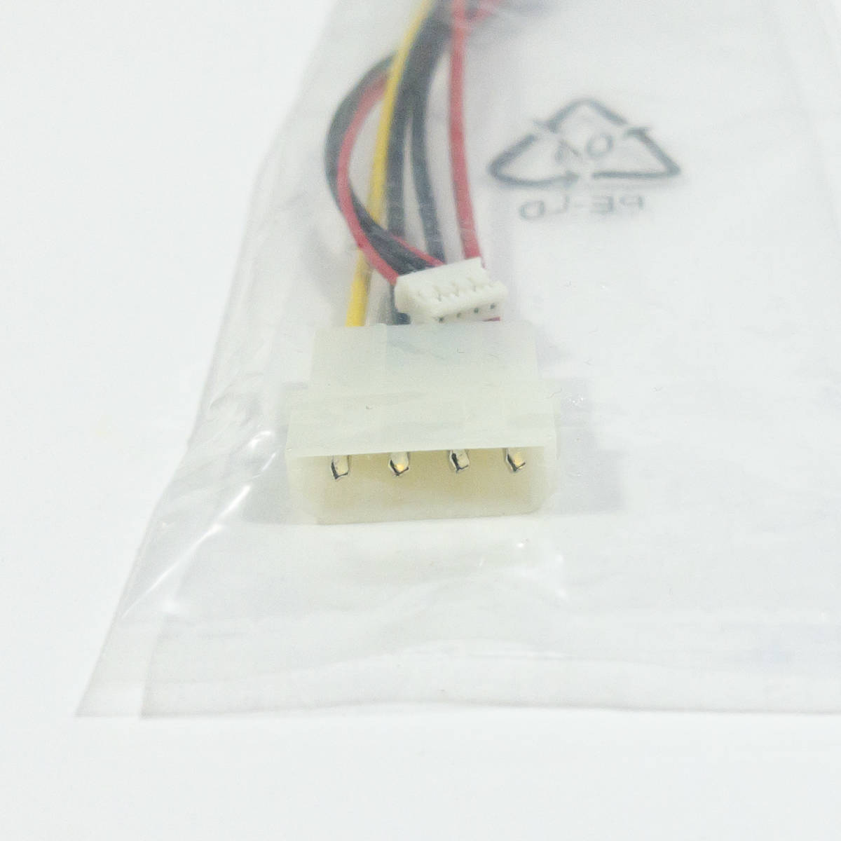 シリアルATA電源ケーブル 5インチ用4Pinオス SATA15Pinメス 4pin 小 メス 12cm(その他)｜売買されたオークション情報、yahooの商品情報をアーカイブ公開 ...