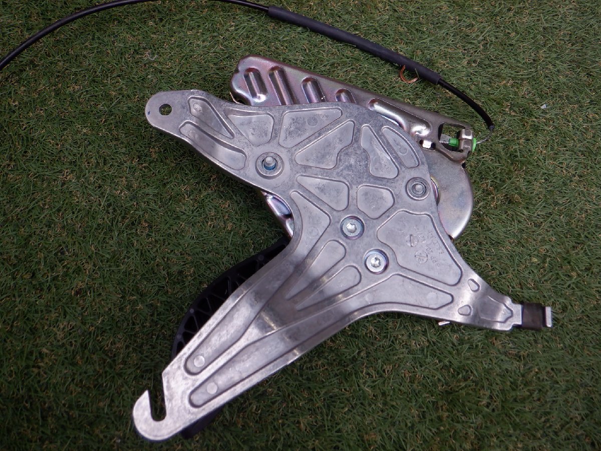 ベンツ純正 W204 Cクラス サイドブレーキ ハンドブレーキレバー A2044201284 m-22-10-904(メルセデス・ベンツ用 ...