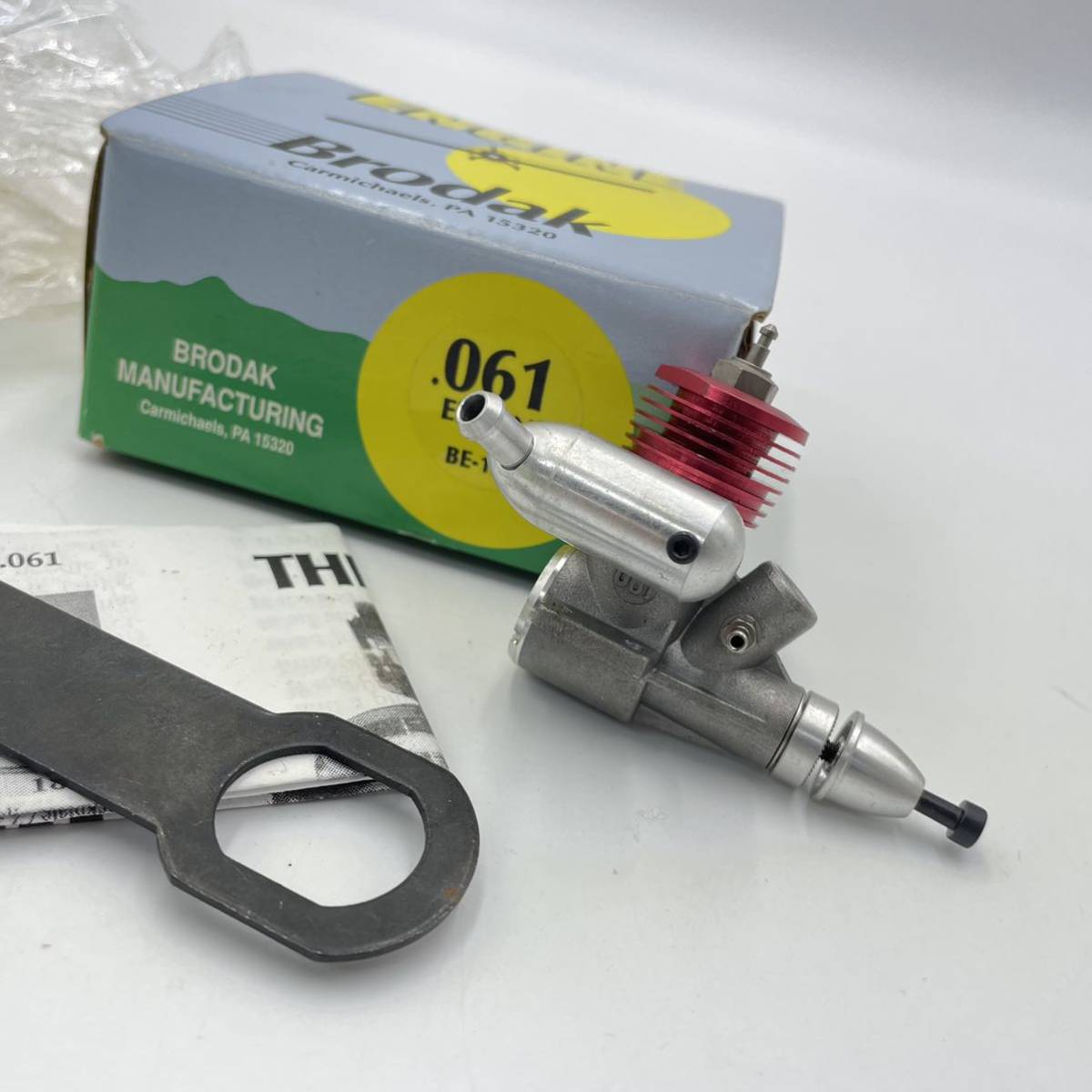 1円 エンジン マフラー 保管品 ジャンク 未確認品 ラジコン 飛行機 BRODAK.061 Uコン RC 1KF5785(組立キット ...