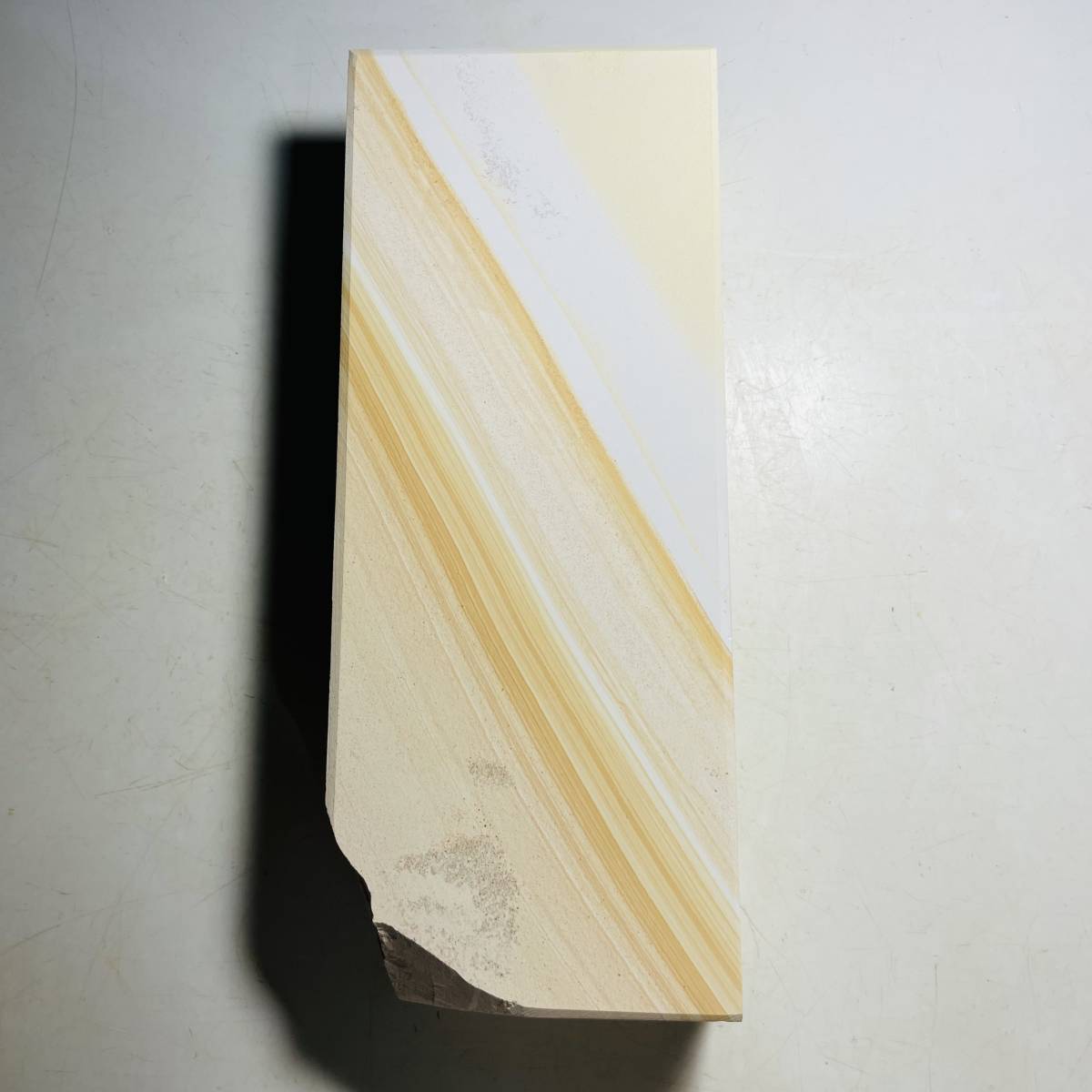 天然砥石 三河白名倉砥 白地縞ボタン 1812g 24型極厚 蔵出し品 ／ 鉋鑿鋸剃刀ナイフ小刀包丁斧刀剣(研磨砥石)｜売買されたオークション ...