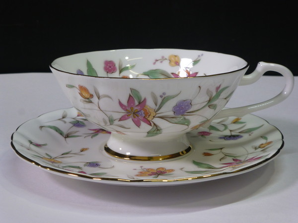 Yamaka カップ&ソーサー 4客 セット コーヒー ティーカップ Bone China ボーンチャイナ 花柄 金彩 山加 洋食器 ブランド ...