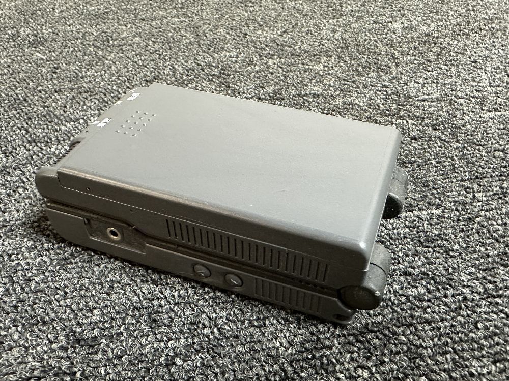 172 NTT DOCOMO TZ-804型 携帯電話 無線機 初代mova N 初代ムーバ 自動車電話 昭和 バブル インテリア 小道具 ...