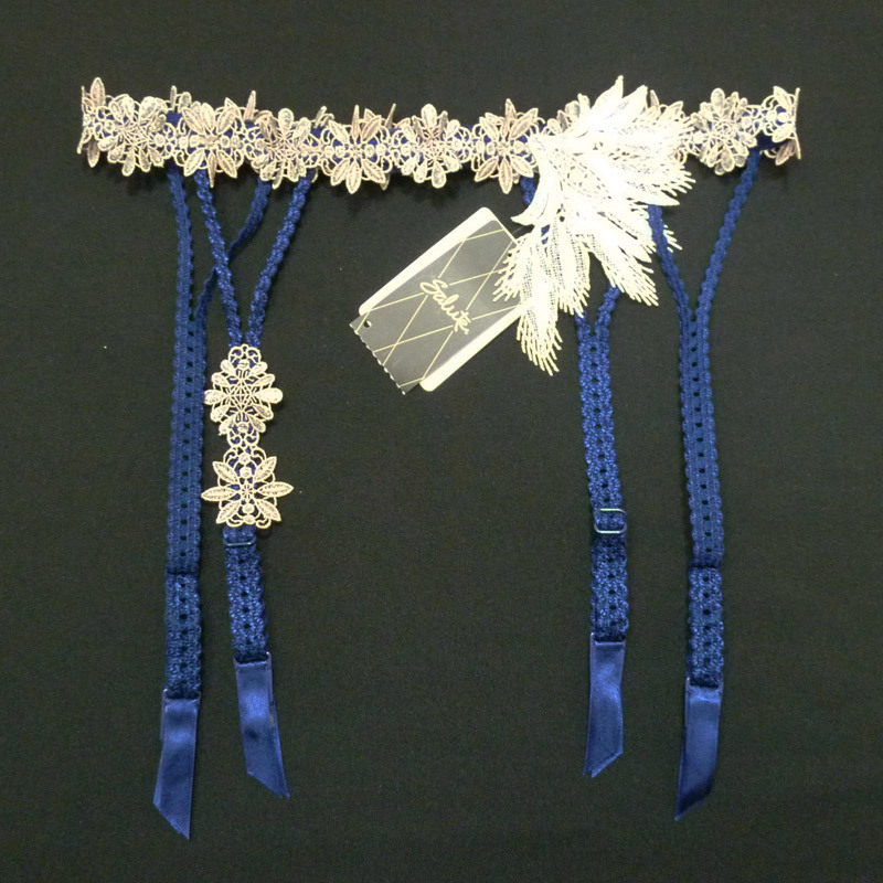 【新品】Wacoal Salute 79G 王家の紋章 ランジェリードレス M 下着・アンダーウェア