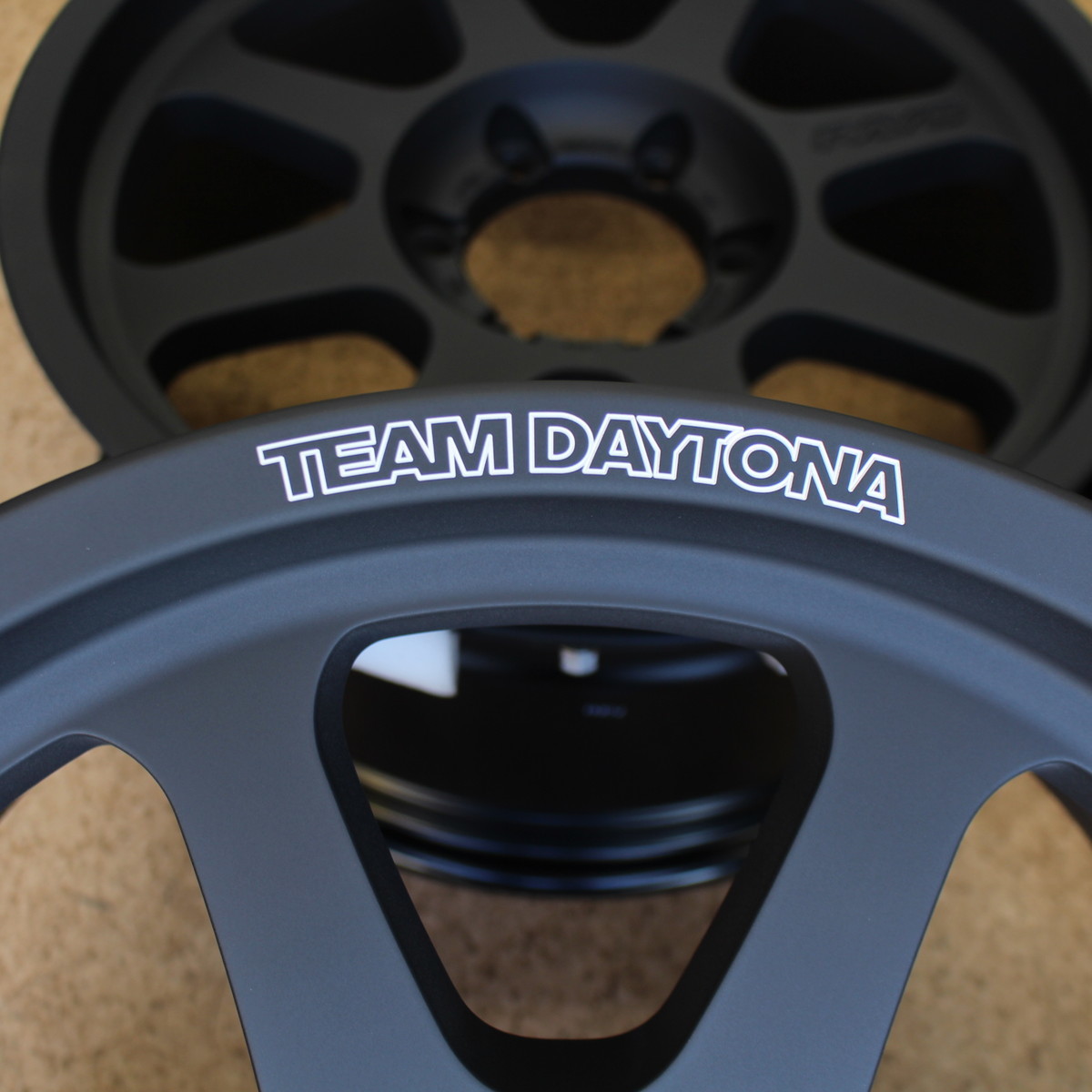 プラド ハイラックス等 RAYS レイズ チームデイトナ D108 マットブラック 18インチ 8J+20 PCD139.7 アルミホイール ...