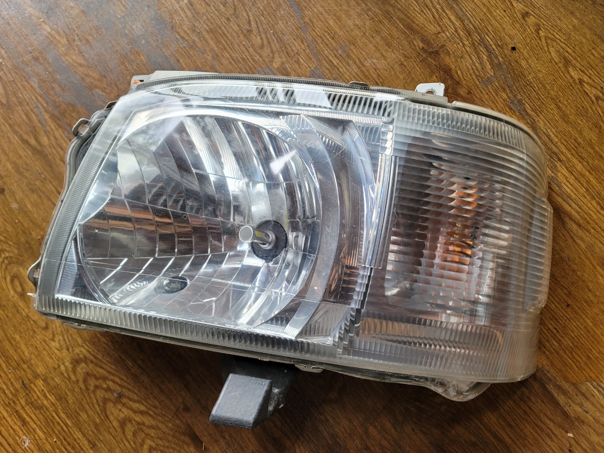 ハイエース 純正 左右セット ヘッドライト 1型 2型 200系 ヘッドランプ レジアスエース LEDバルブ KOITO HCR-184 ...