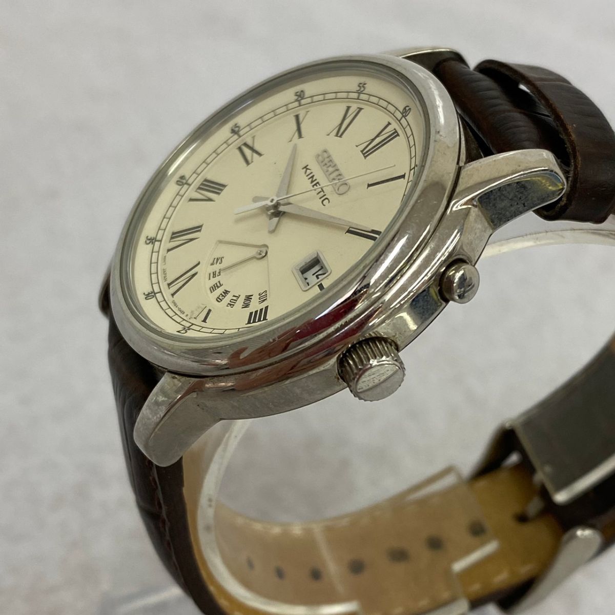 I413-C2-283 SEIKO KINETIC セイコー キネティック 5M54-0AE0 自動巻き デイデイト 裏スケルトン アイボリー ...