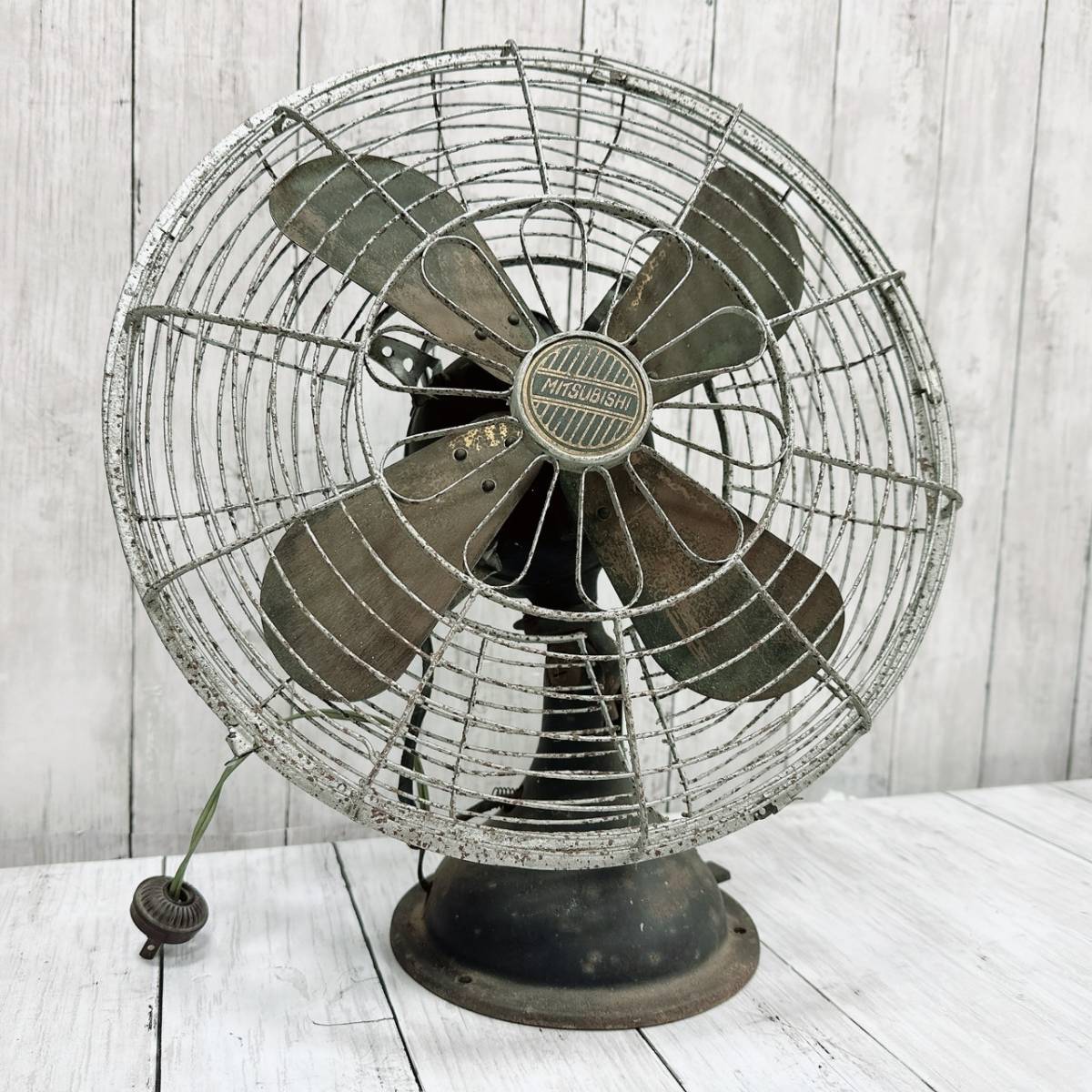 三菱扇風機 12インチ MITSUBISHI 卓上 扇風機 レトロ ヴィンテージ アンティーク 11550(扇風機)｜売買されたオークション情報、yahooの商品情報をアーカイブ公開 ...