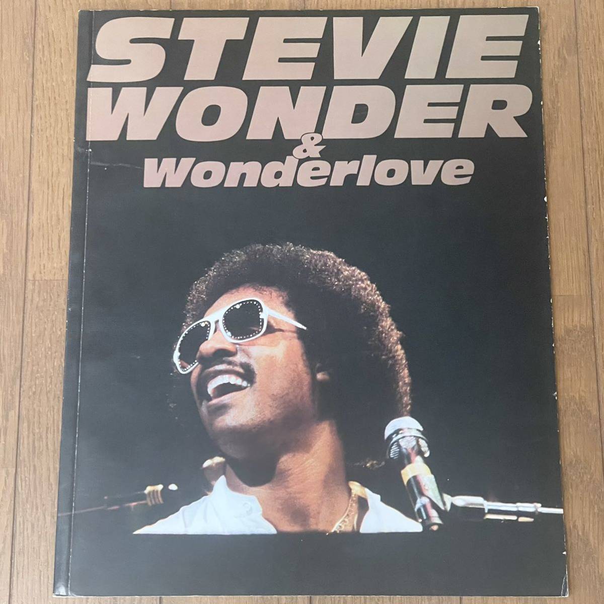 超 スティービーワンダー コンサート パンフレット JAPAN TOUR 1982 サイズ 32.0×25.8㎝ STEVIE WONDER ...
