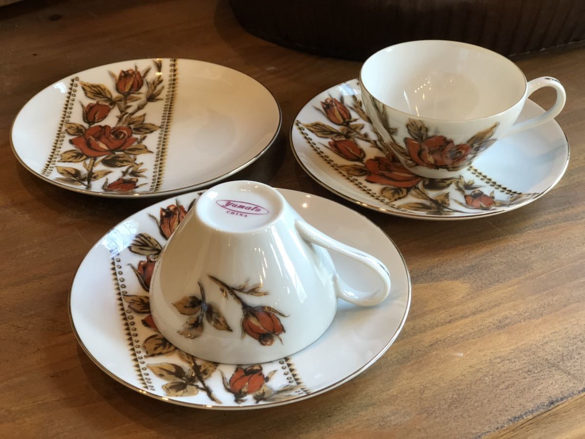 81 yamato CHINA ヤマトチャイナ カップ＆ソーサーC&S 2客 ソーサーのみ1枚 まとめて バラ 薔薇 ボーンチャイナ 金彩 ...