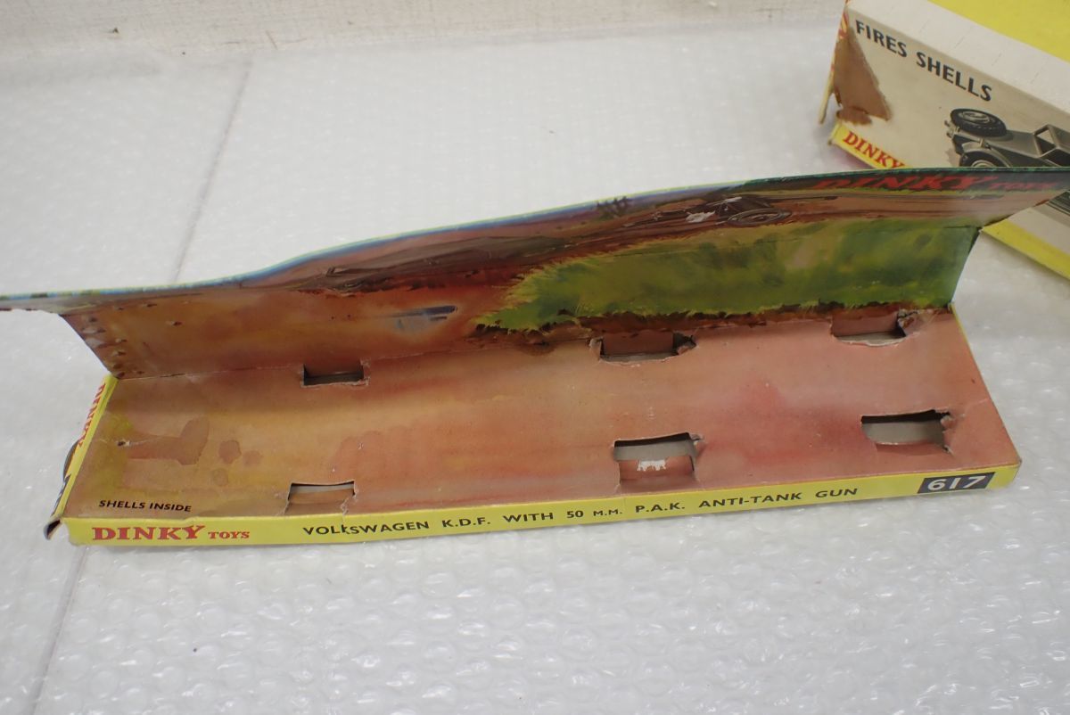 D256-80 ①DINKY TOYS FIRES SHELLS VOLKSWAGEN KDF WITH 50 MM P.A.K. ANTI-TANK GUN No.617 VW キューベル ...