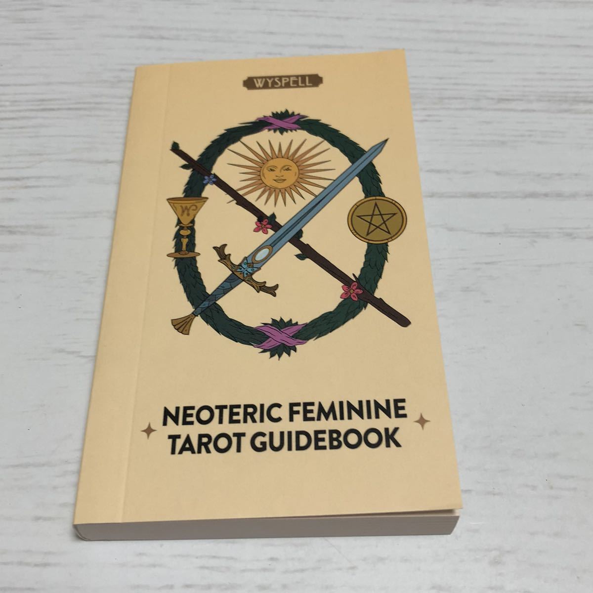 m157-0018 Wyspell NEOTERIC FEMININE TAROT タロット(タロットカード)｜売買されたオークション情報、yahooの商品情報をアーカイブ公開 ...
