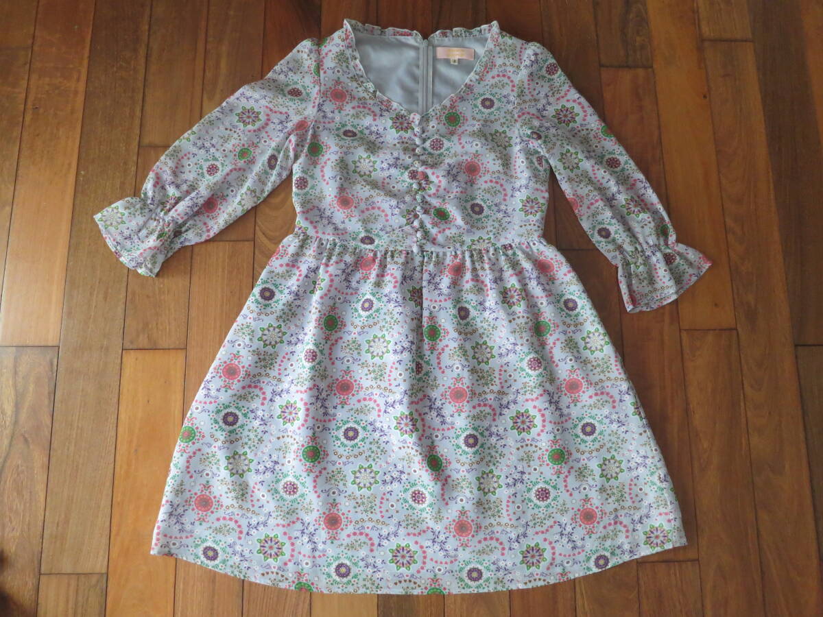 used 日本製 MINIMUM MINIMUM ミニマム ミニマム グレーに花柄のワンピース(ワンピース)｜売買されたオークション情報、yahooの商品情報をアーカイブ公開 - オークファン ...