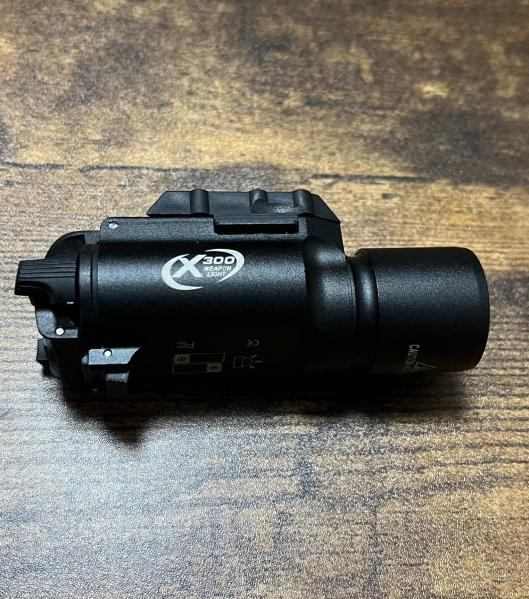 SureFire タイプ X300 ウェポン ライト レプリカ グロック Glock G17 G18 G19 G22 G26 G34 G45 ...