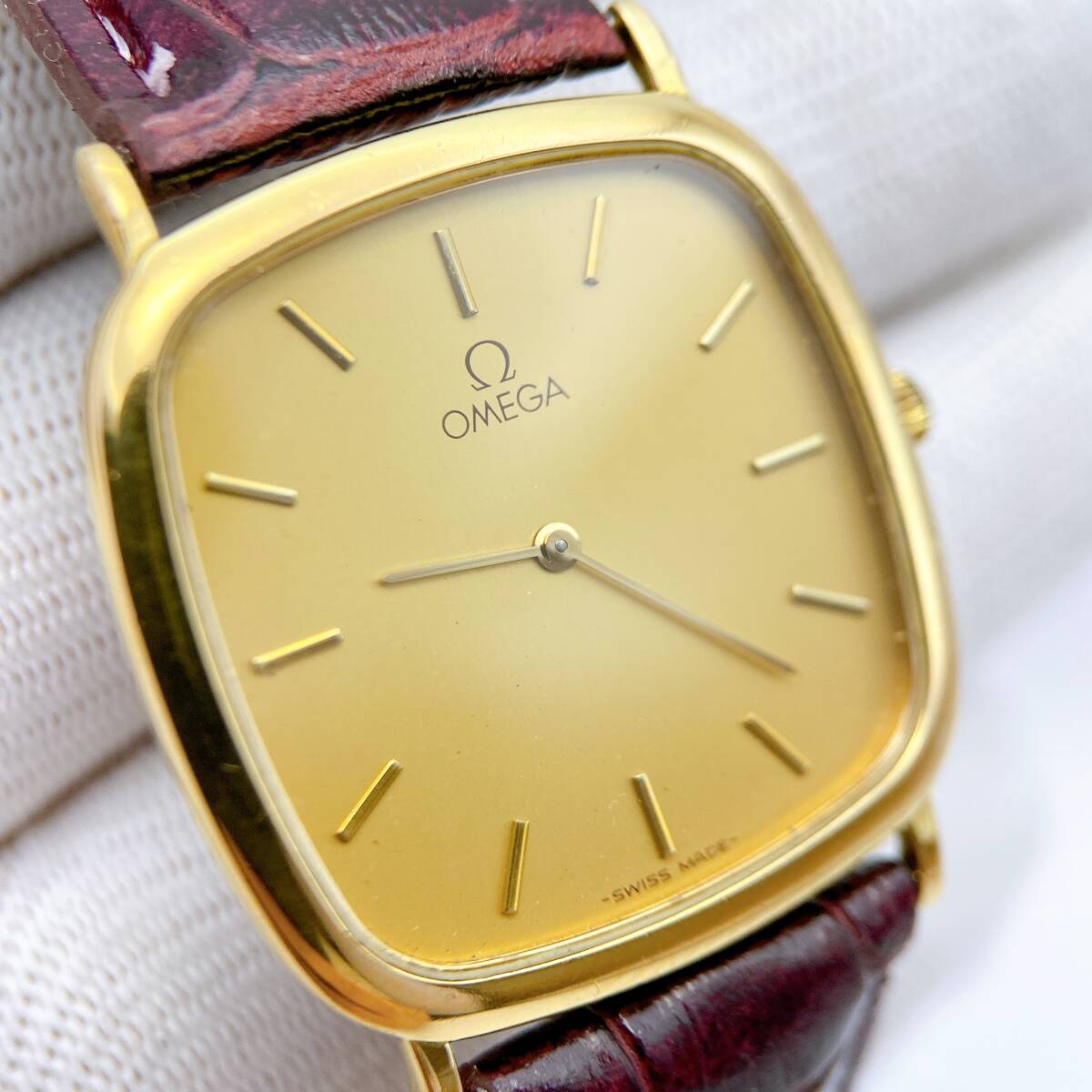 稼働品 オメガ OMEGA デビル DEVILLE メンズ 腕時計 クオーツ QZ ゴールド文字盤 スクエア ヴィンテージ アンティーク 動作 ...