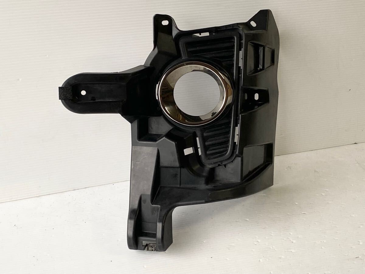 ヴェルファイア DBA-ANH25W 左フォグランプカバー ホールカバー 52040-58040 52040-58070 UH27(トヨタ用 ...