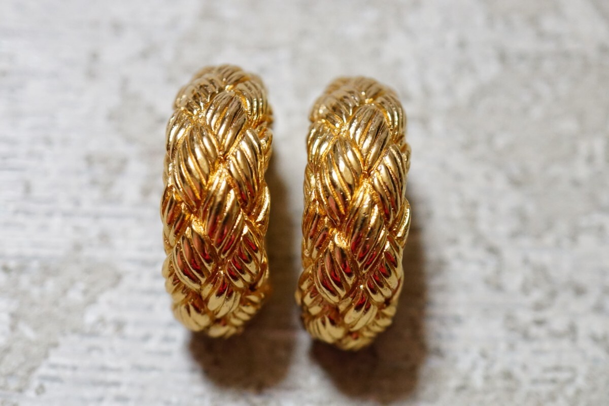 652 grosse/グロッセ ゴールドカラー イヤリング 両耳揃い ヴィンテージ 海外製 ブランド アクセサリー アンティーク 耳飾り 装飾品(その他)｜売買されたオークション情報 ...