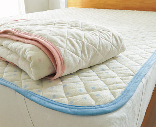 ドット柄マイクロフリース敷きパッド セミダブル CZ-690P(セミダブル用)｜売買されたオークション情報、yahooの商品情報をアーカイブ公開 - オークファン（aucfan.com）