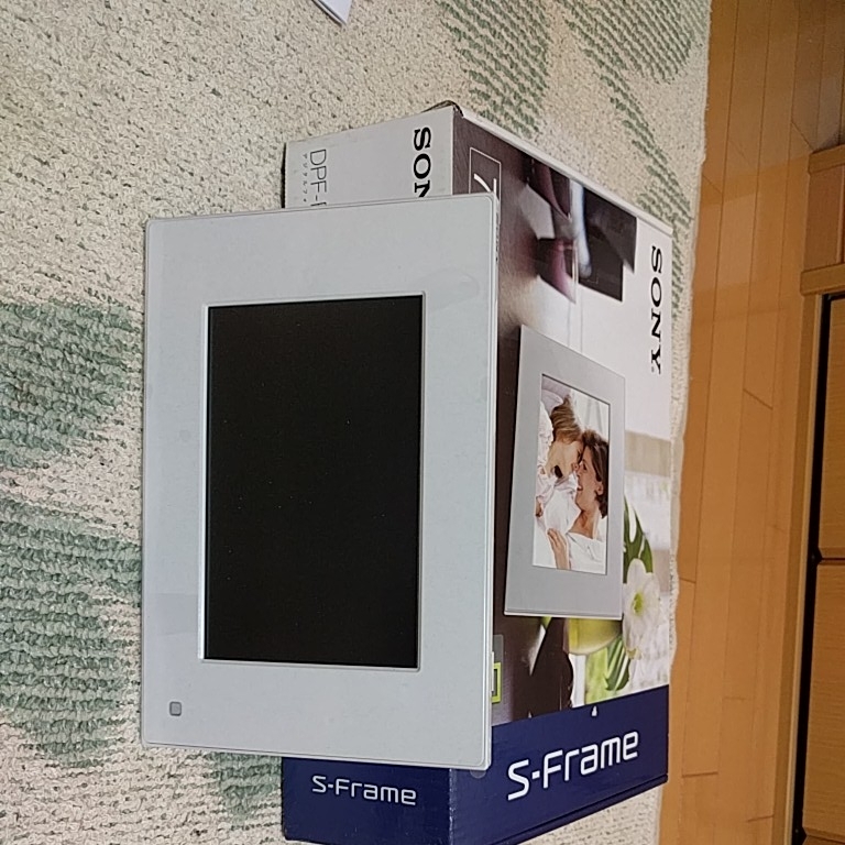 1円スタート Sony デジタルフォトフレームDPF-E73(デジタルフォトフレーム)｜売買されたオークション情報、yahooの商品情報を ...