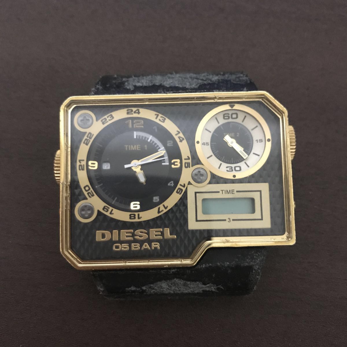 DIESEL O5 BAR DZ-7102 動作未確認(男性用)｜売買されたオークション情報、yahooの商品情報をアーカイブ公開 ...