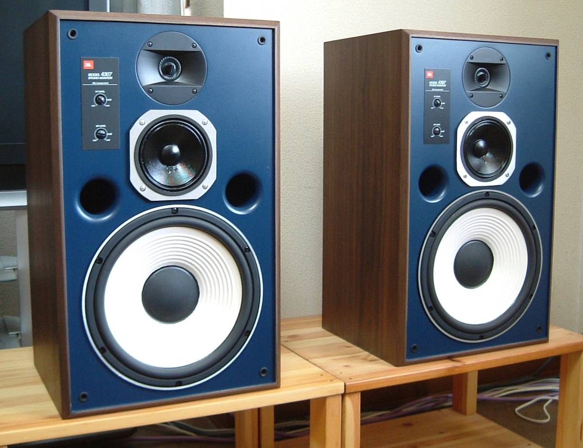 使用1年 JBL 4307 スピーカー ペア モニターブルーのフロントバッフルにウォールナット JBLの伝統を受継ぐミドルフィールドモニター(スピーカー本体)｜売買されたオークション情報 ...