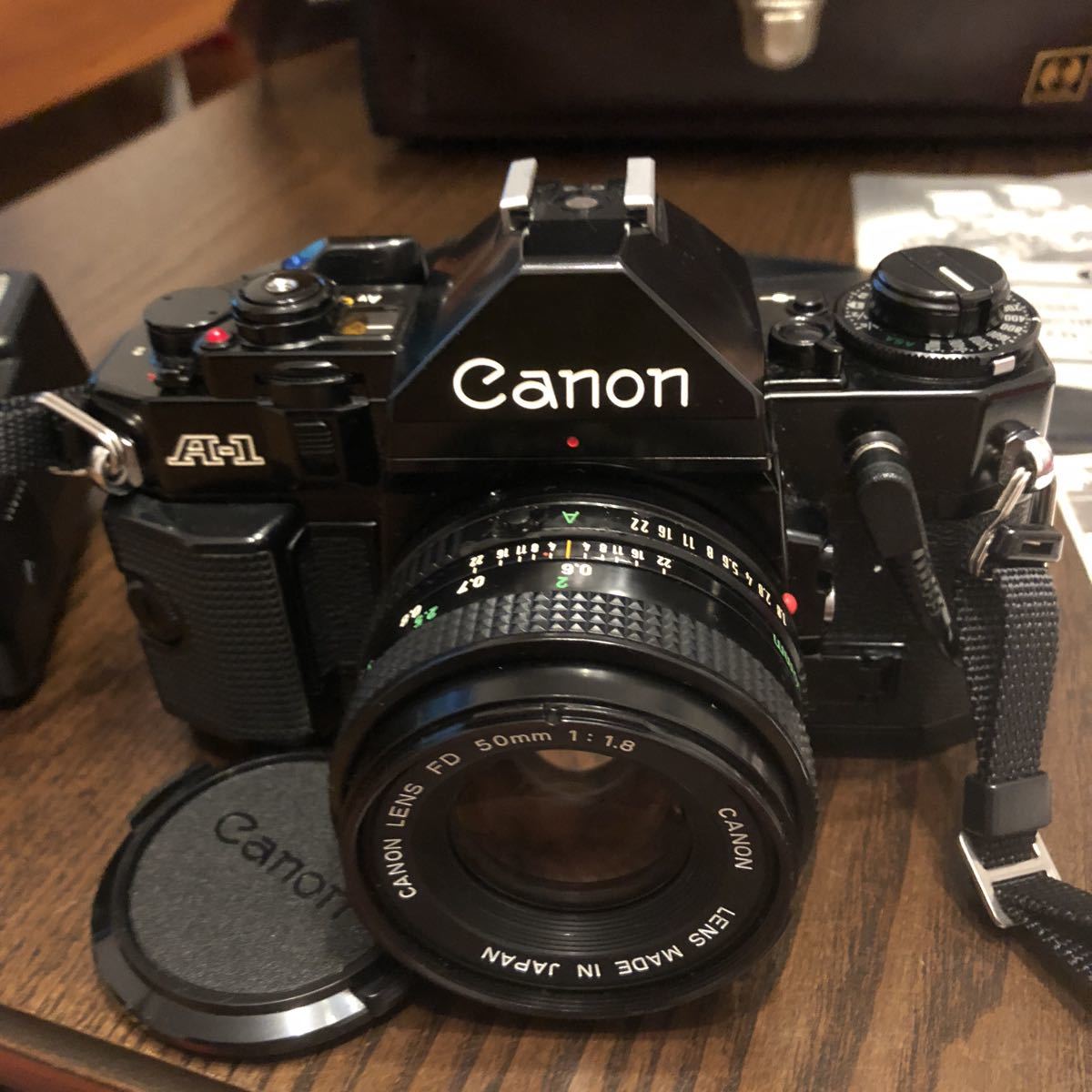 ブラックボディー Canon A-1 DATA BACK A付き FD50㎜ 1:1.8 TAMRON 1:3.5 200㎜ 取説付き 稼働品 まとめ売り フルセット(キヤノン)｜売買された ...