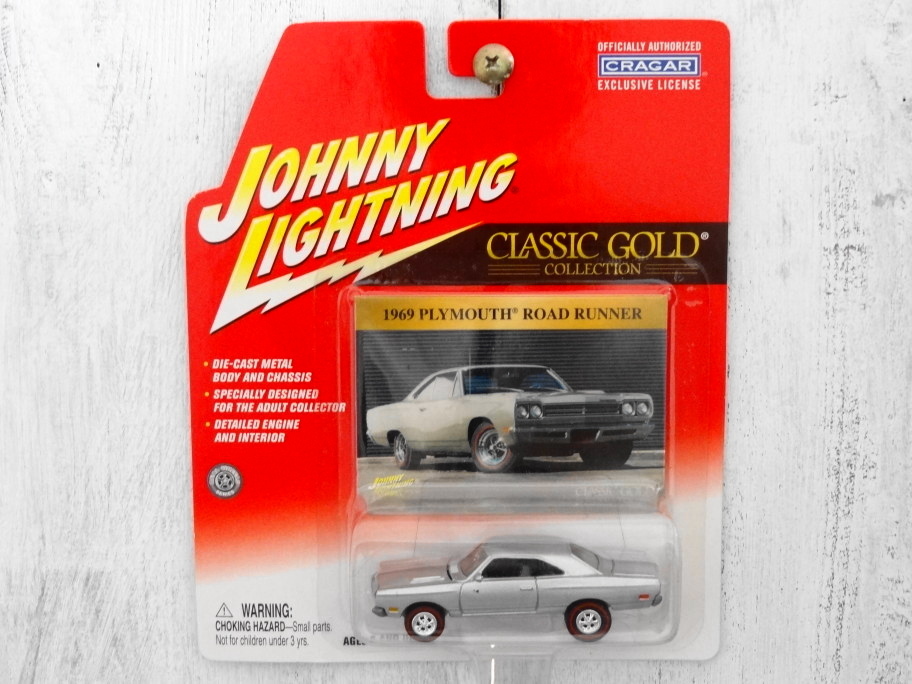 Johnny Lightning プリマス ロードランナー '69 PLYMOUTH ROAD RUNNER 銀 CLASSIC GOLD ...