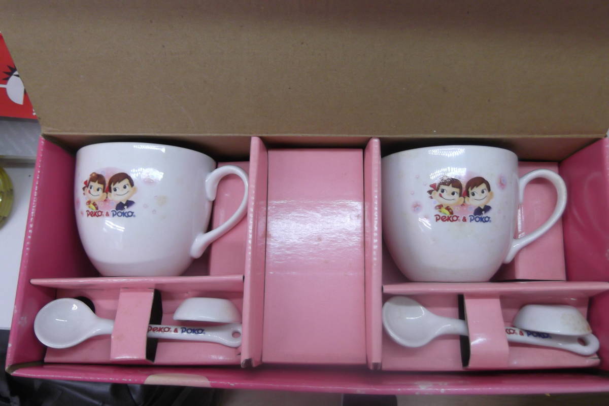 1577 不二家 ペコちゃん ポコちゃん ペアマグカップ グッズ キャラクター 陶器 食器 インテリア コレクション(キャラクター)｜売買されたオークション情報、yahooの商品情報を ...