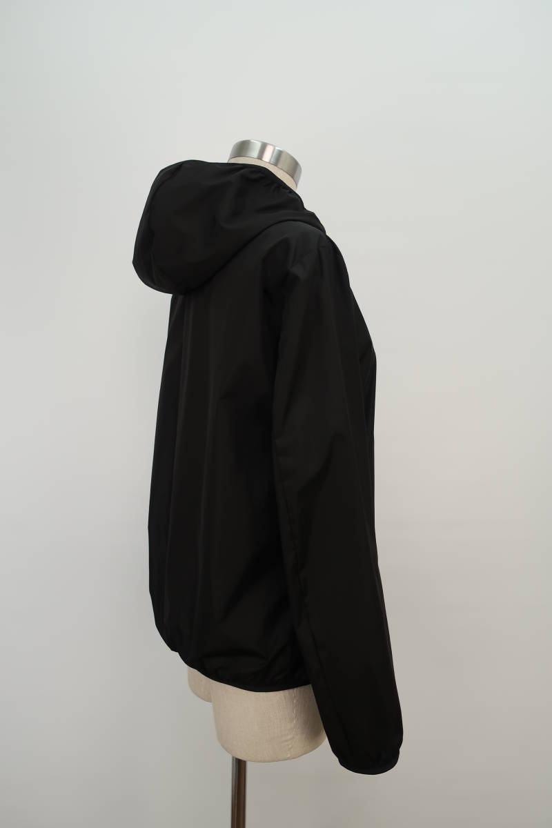 MONLCER黒ナイロンジャケット 同様E03-005(女性用)｜売買されたオークション情報、yahooの商品情報をアーカイブ公開 - オークファン（aucfan.com）