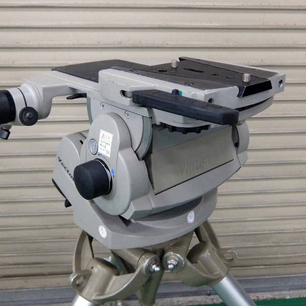 Vinten Vector 70 ペデスタル用ヘッド + 昭特 TT-17DP 大型トライポッド + TD-13 ドリー /ジャンク #W264578W(プロ用、業務用)｜売買された ...