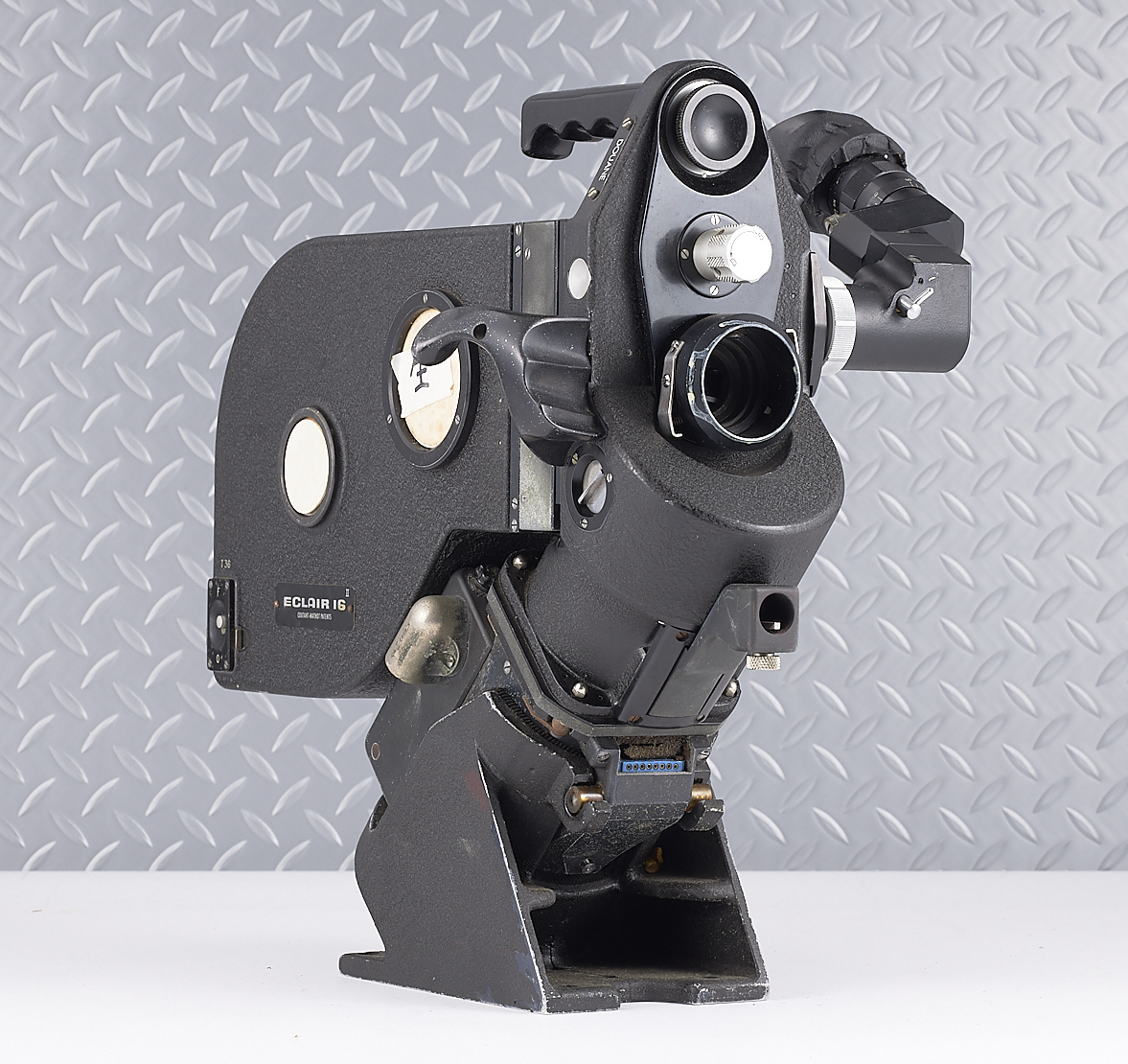 ECLAIR エクレール 16mm ムービー フィルムカメラ(8ミリ)｜売買されたオークション情報、yahooの商品情報をアーカイブ公開 ...